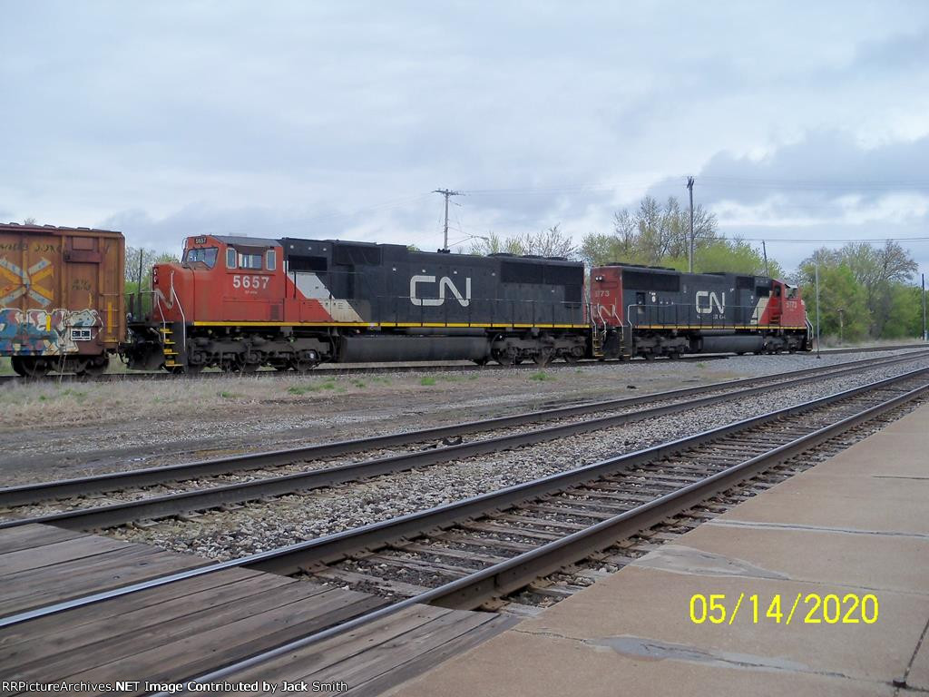 CN 5773 & 5657